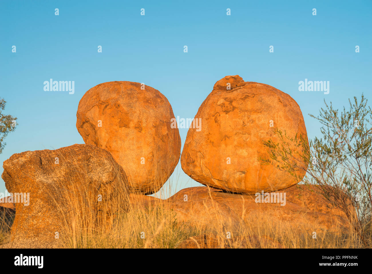 Sunset at the Devil’s Marbles near Tennant Creek. Perfectly balanced ...