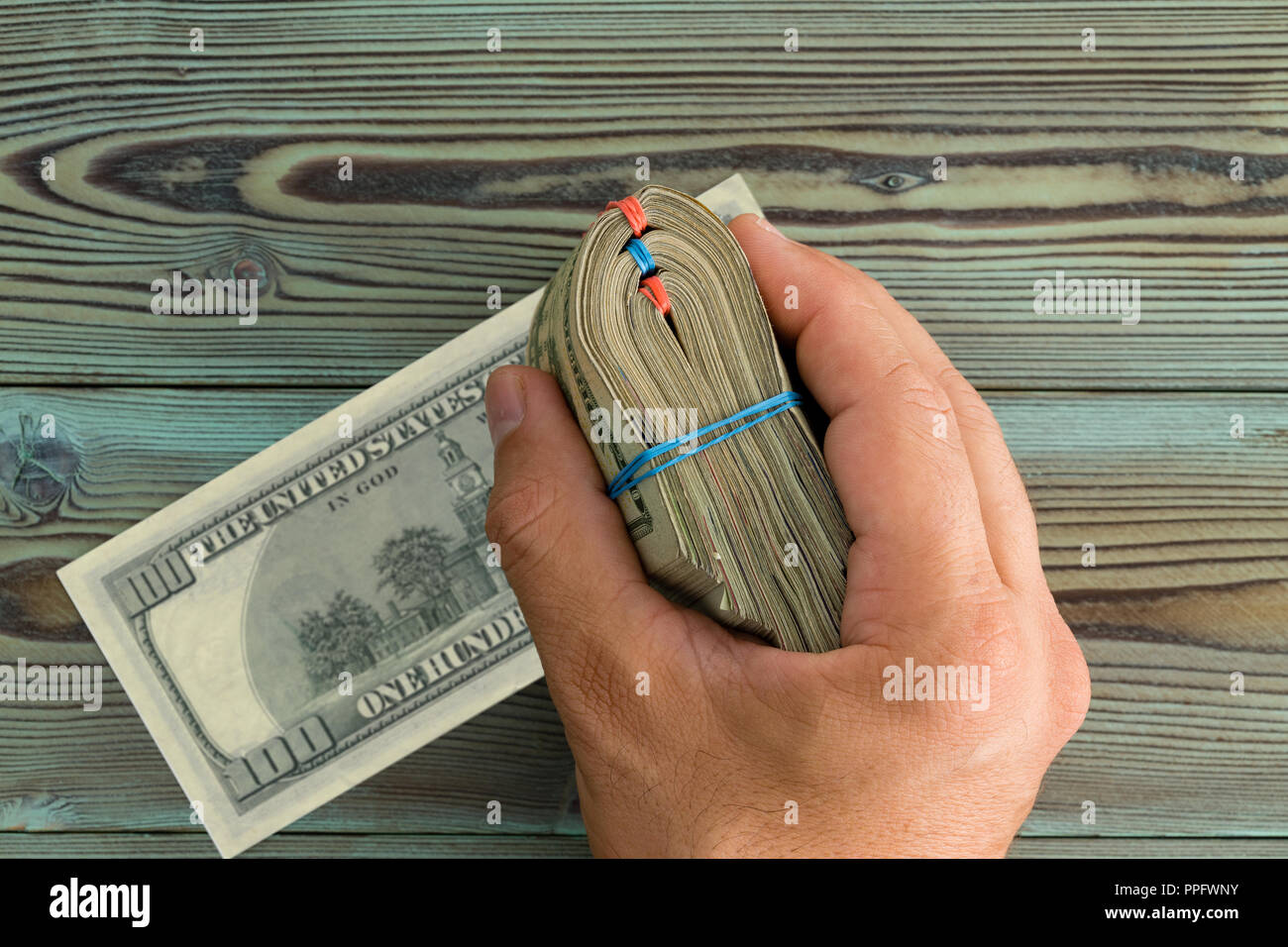 100 usd hi-res stock photography and images - Alamy