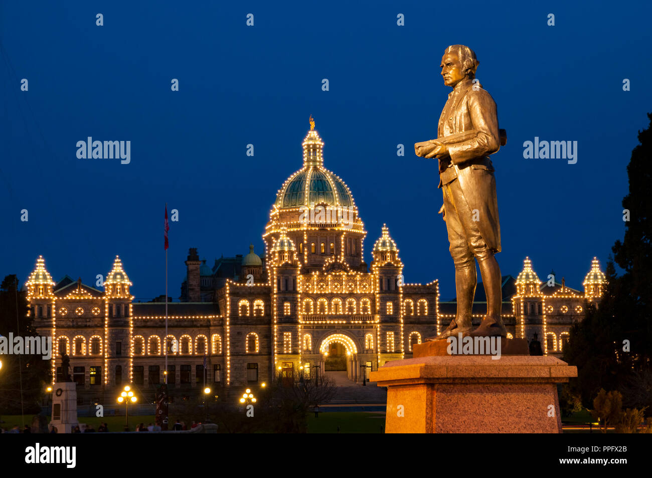 Statue of capt cook hi-res stock photography and images - Alamy