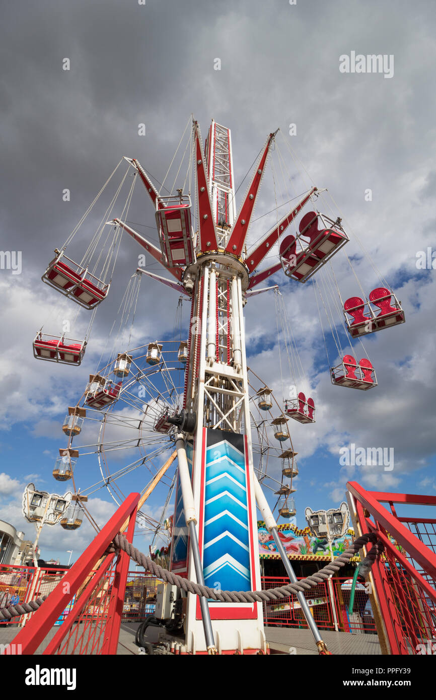 Empty fairground england hi-res stock photography and images - Alamy