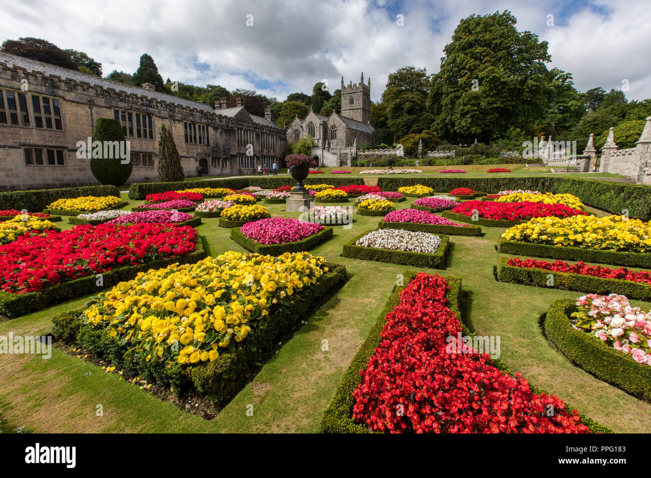 Lanhydrock gardens lanhydrock garden hi-res stock photography and ...