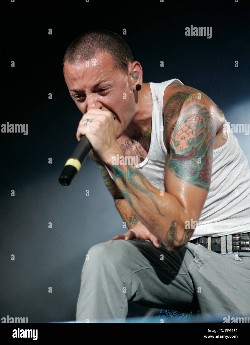 Chester Bennington with Linkin Park performs in concert at the Cruzan ...