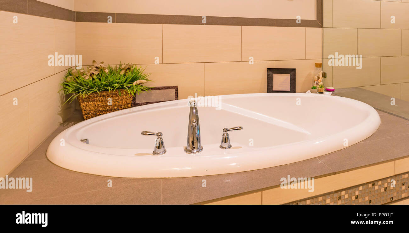Sparkling clean toilet hi-res stock photography and images - Alamy