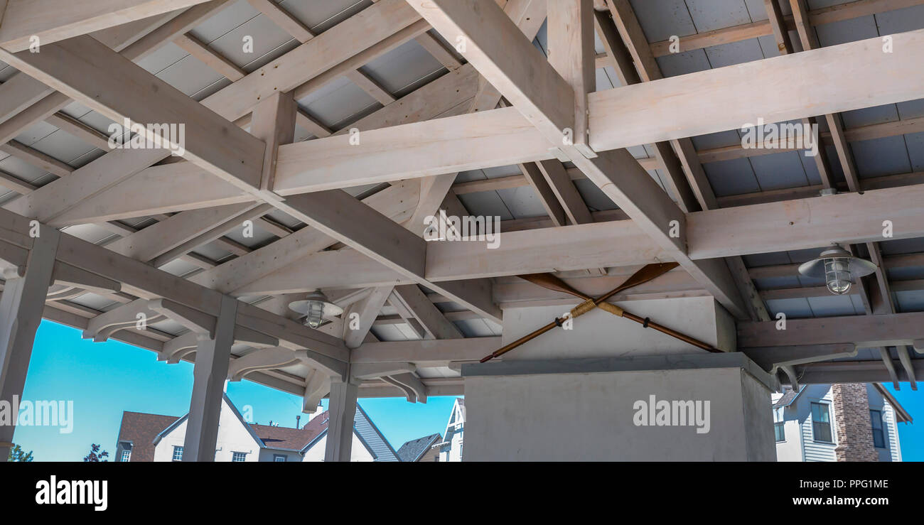 Rectangular beam ceiling hi-res stock photography and images - Alamy