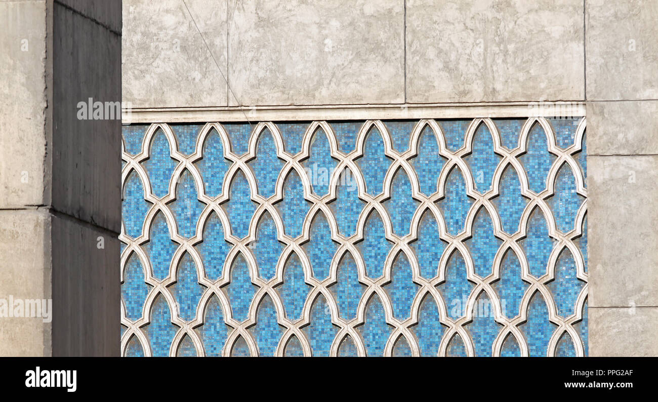 Traditional Arabic floral pattern in blue mosaic tiles Stock Photo - Alamy
