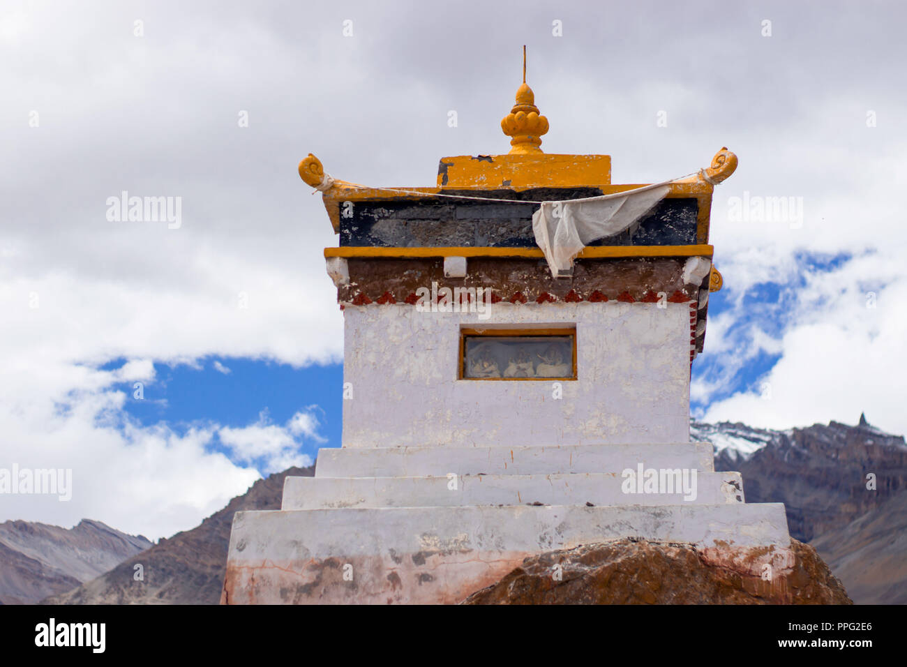 Tibetan monastery hi-res stock photography and images - Alamy