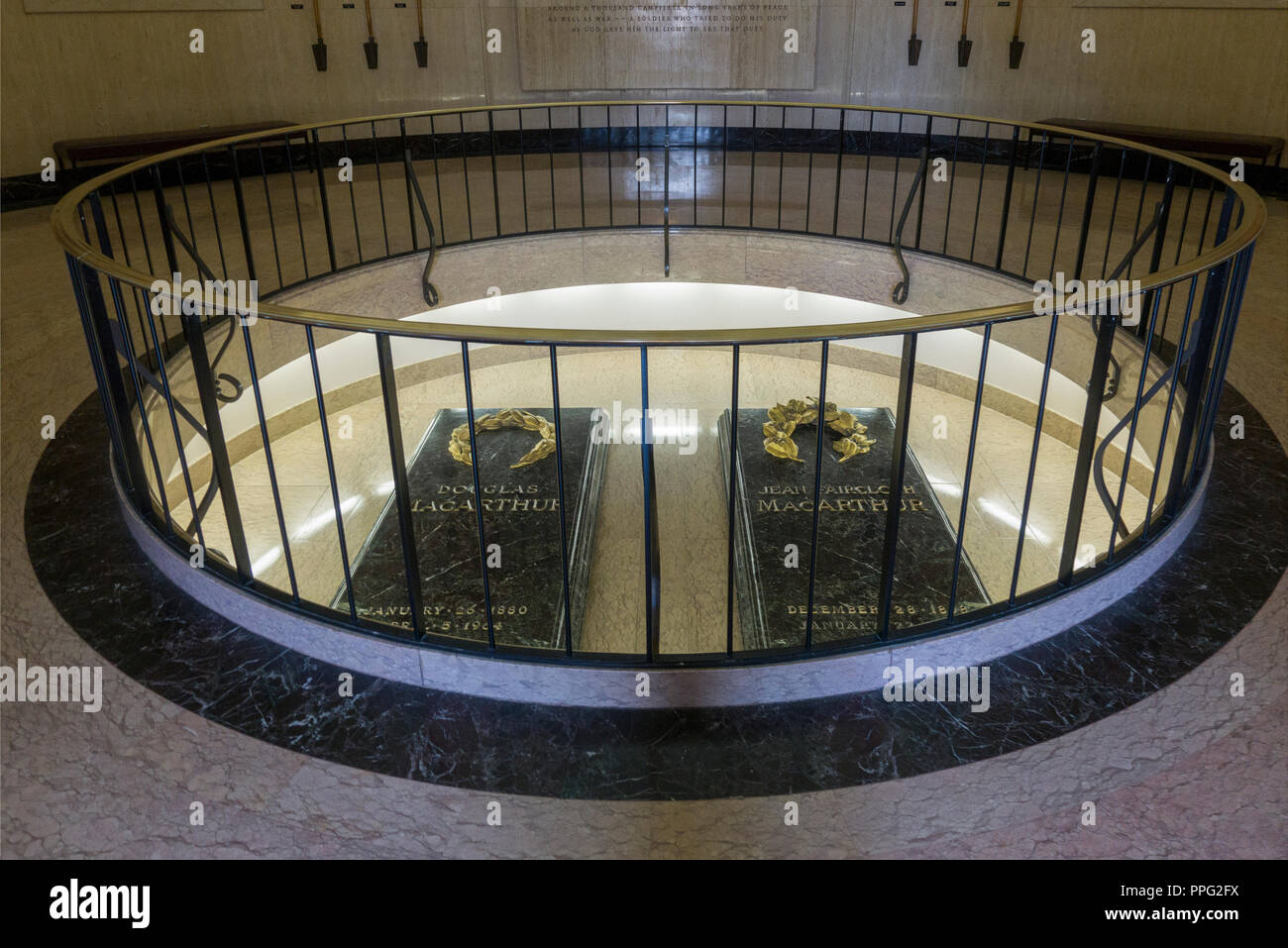 Memorial to us general douglas macarthur hi-res stock photography and ...