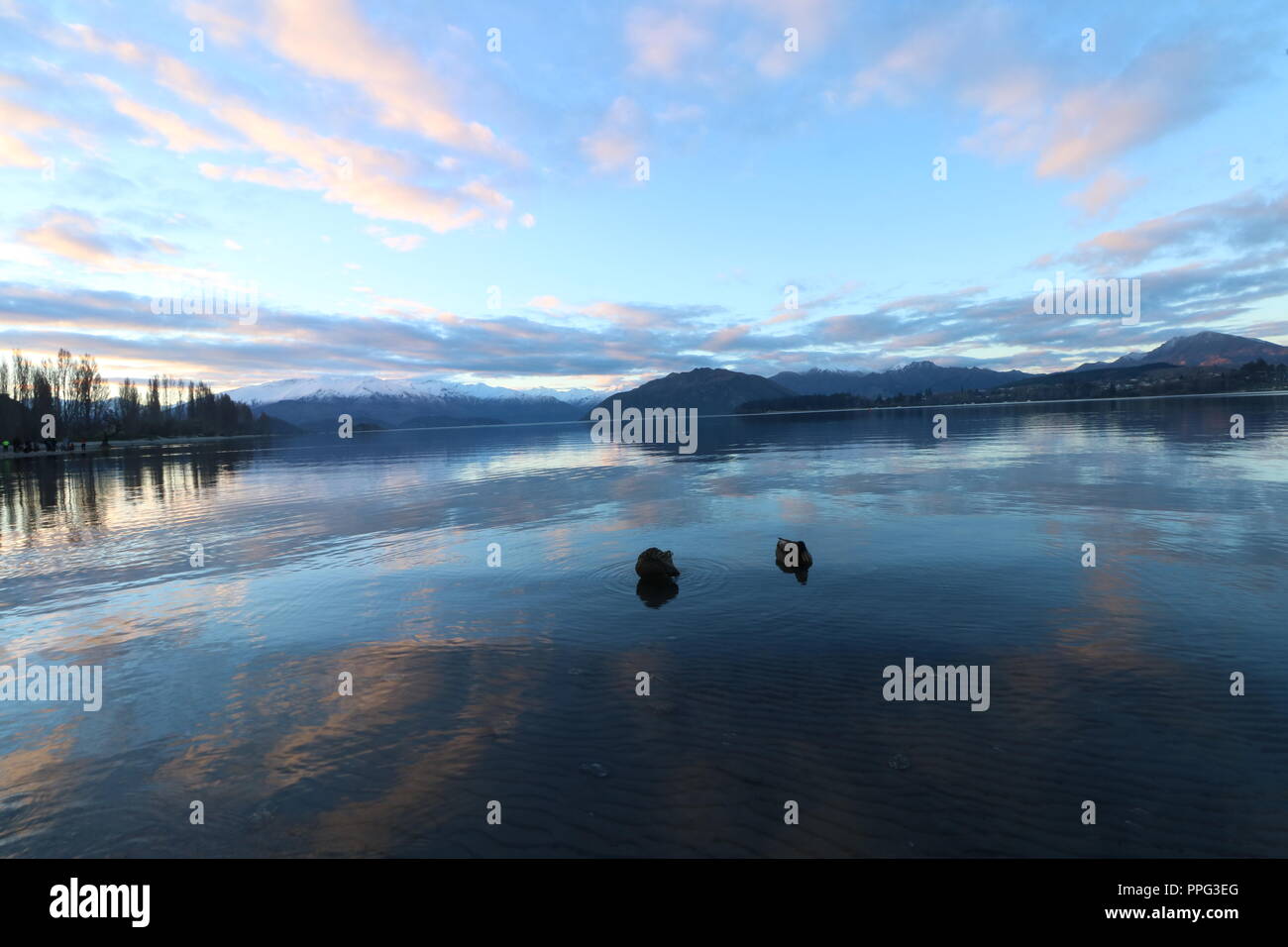 Lake Wanaka New Zealand Stock Photo - Alamy