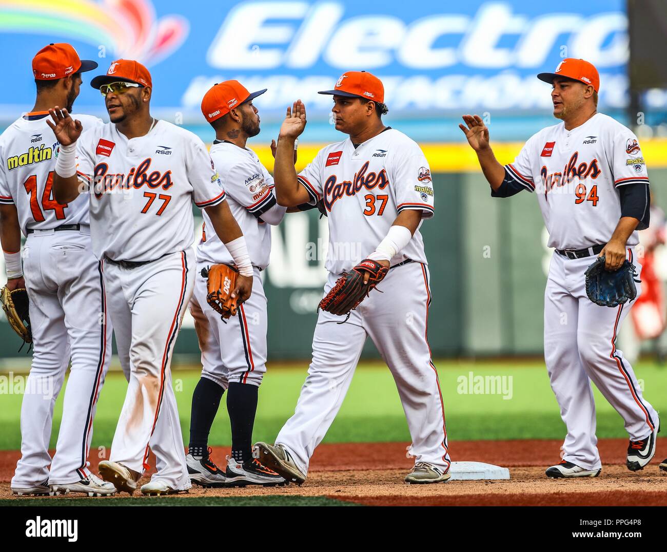Venezuela celebra la victoria. Rene Reyes (77) Y Willians Astudillo ...