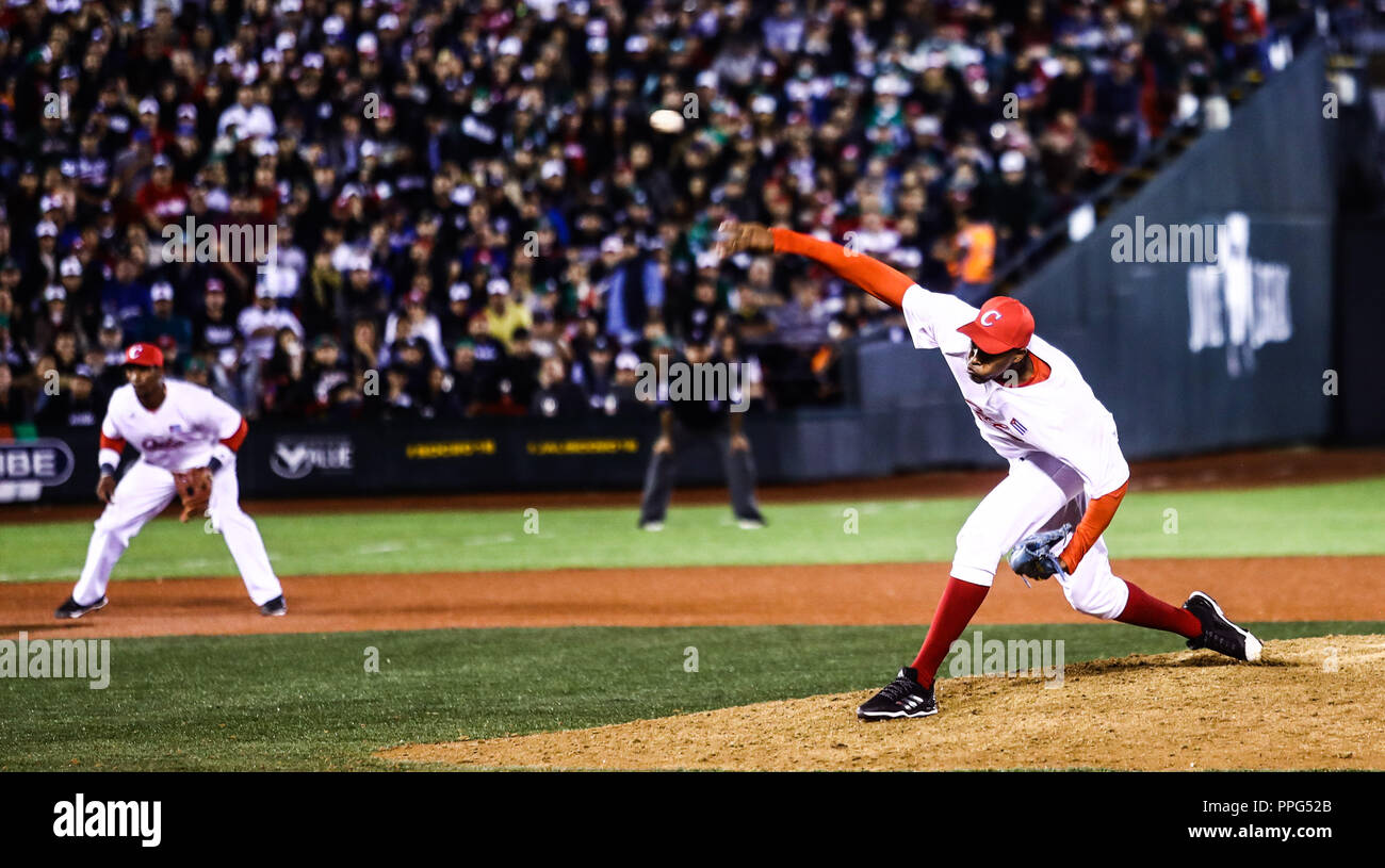 Raidel Martinez pitcher relevo. Mexico pierde 5 carreras 4 , durante el ...