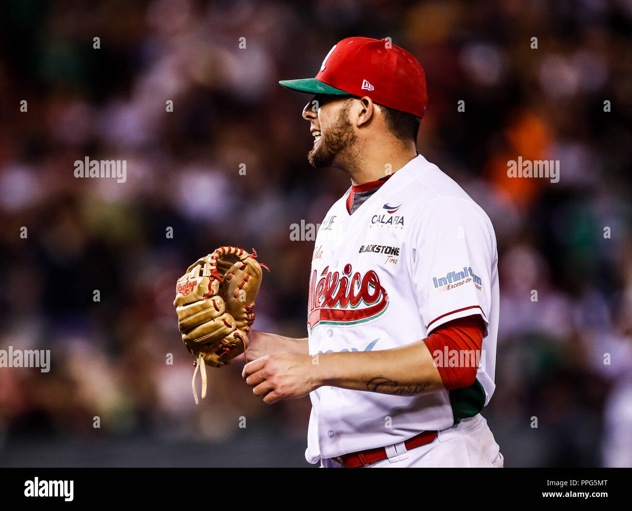 Miguel Peña pitcher relevo de Mexico, durante el partido de beisbol de ...