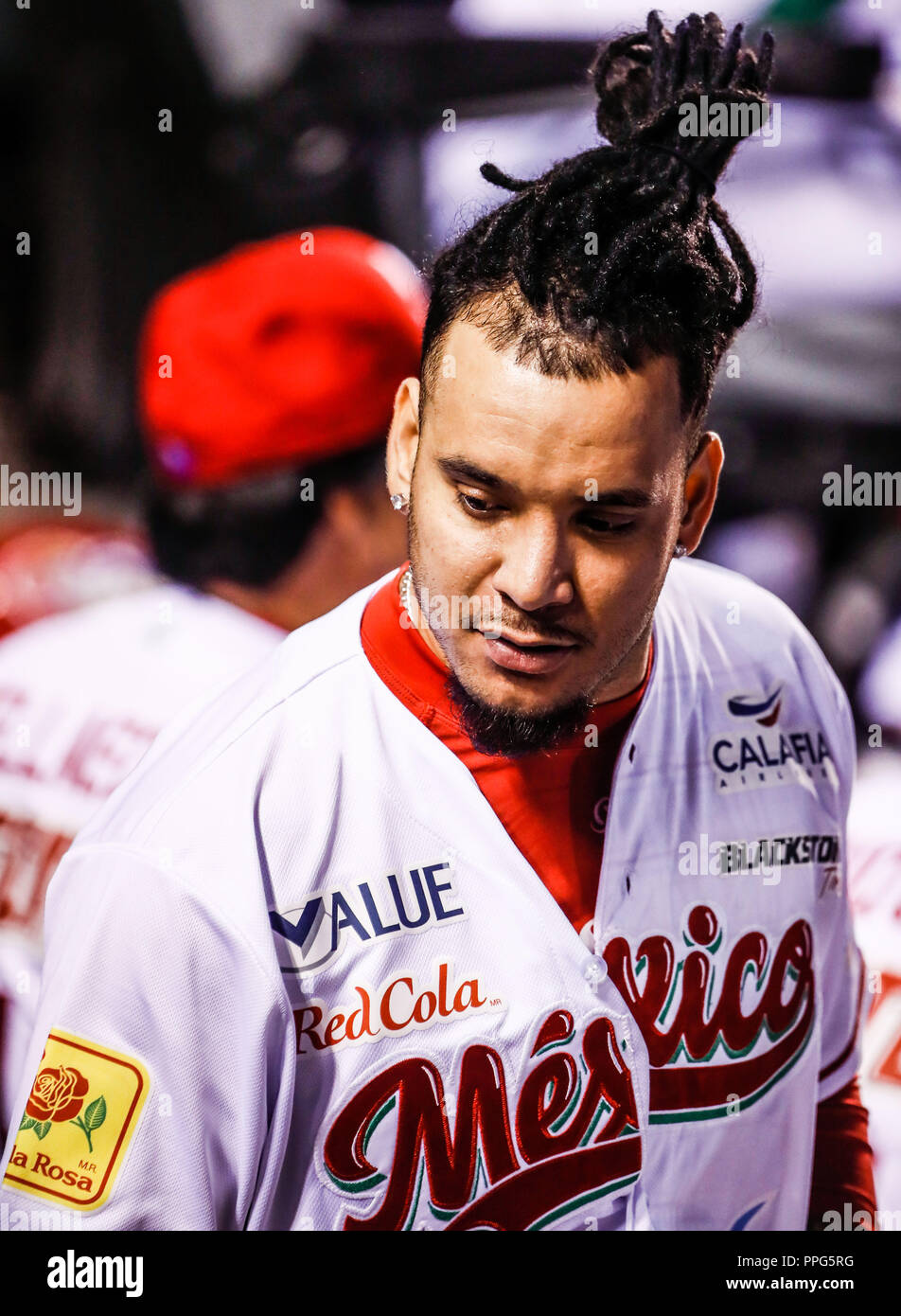 Sebatian Valle de Mexico. Acciones, durante el partido de beisbol de la ...