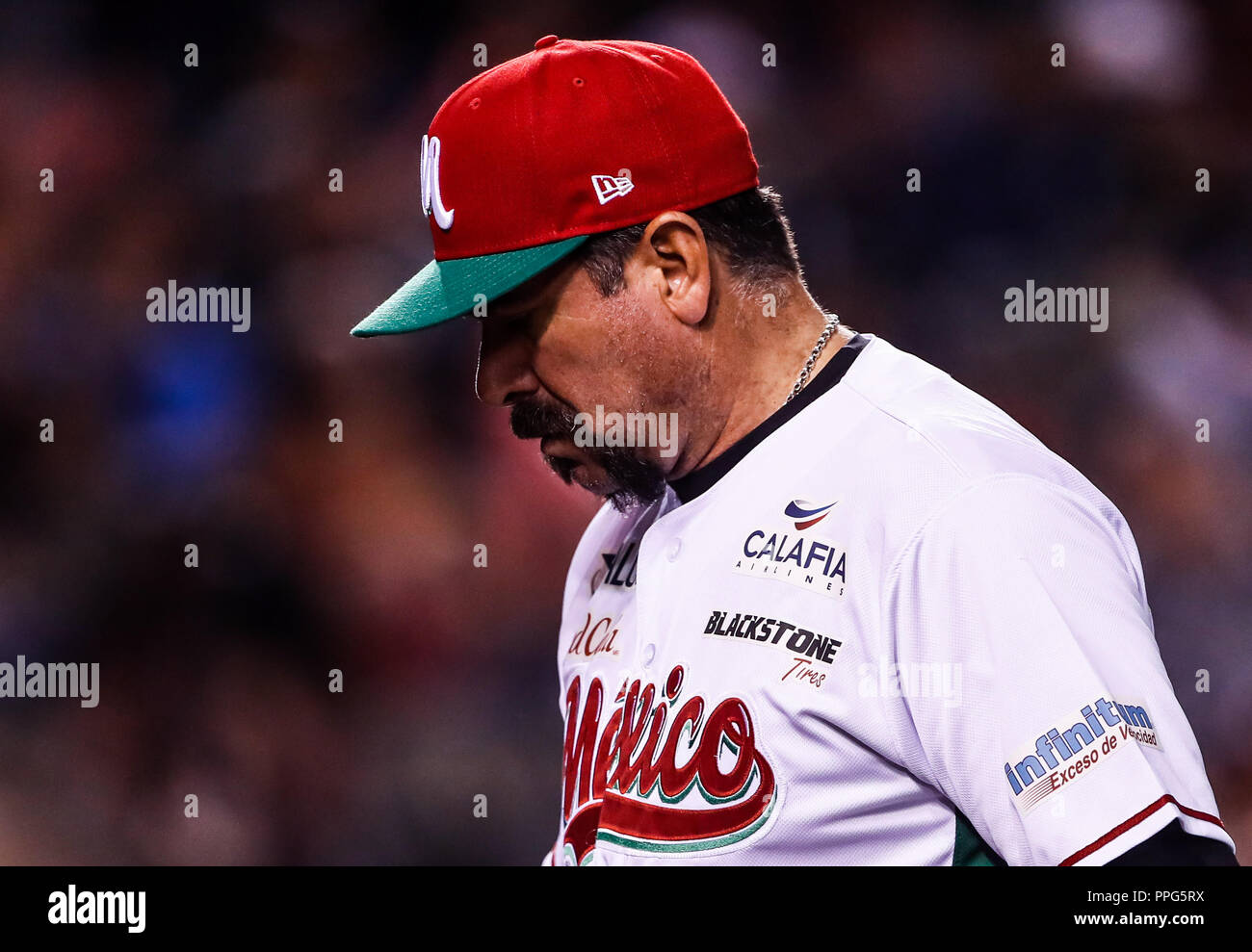 Benjamin Hill manager de Mexico. Acciones, durante el partido de ...