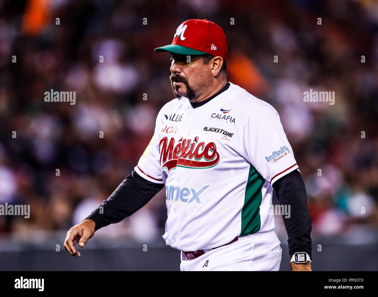Benjamin Hill manager de Mexico. Acciones, durante el partido de ...