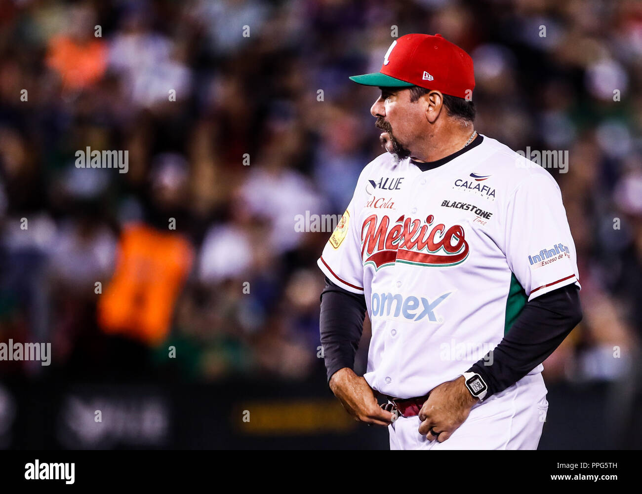 Benjamin Hill manager de Mexico. Acciones, durante el partido de ...