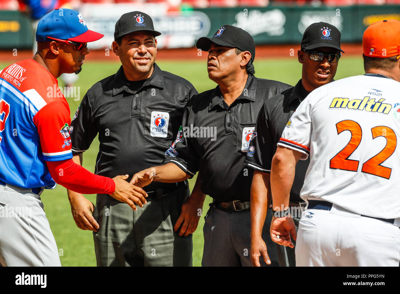 Equipo de Ampayers de la CBPC. Ampayer. . Partido de beisbol de la ...