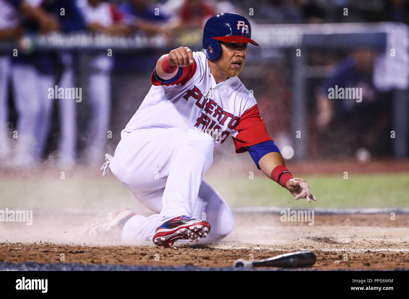 Carlos Beltran anota carrera en una barrida , durante el World Baseball ...