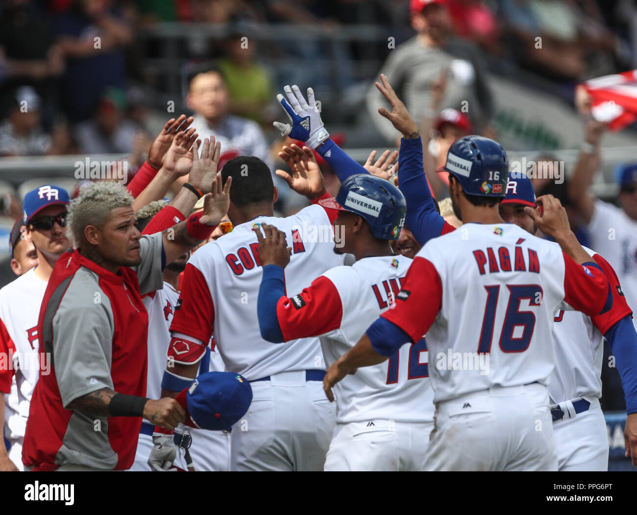 Carlos correa hi-res stock photography and images - Alamy