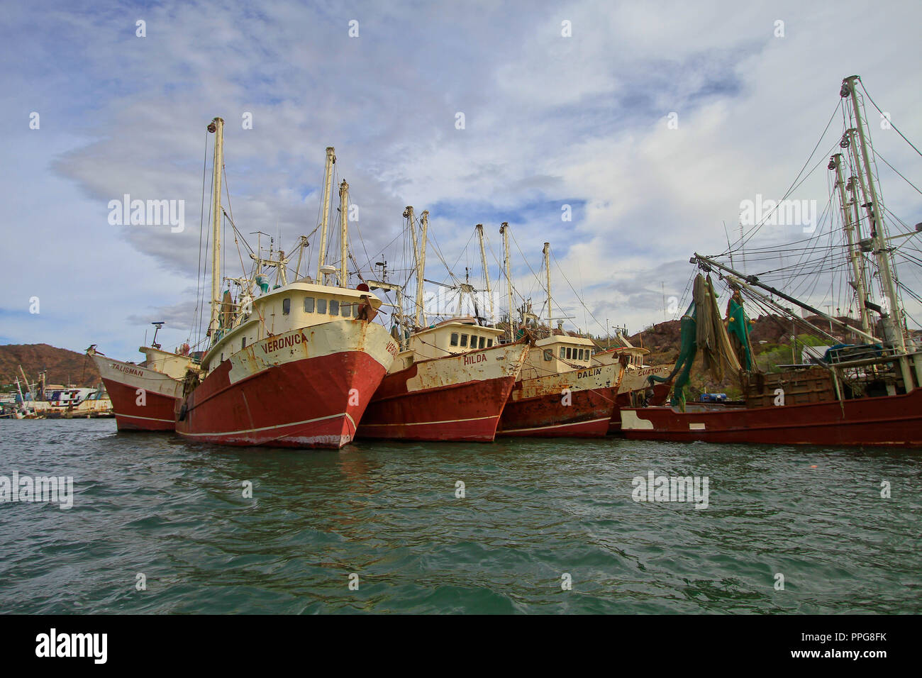 Report of the fishing port of Guaymas Sonora. Reportaje del puerto ...