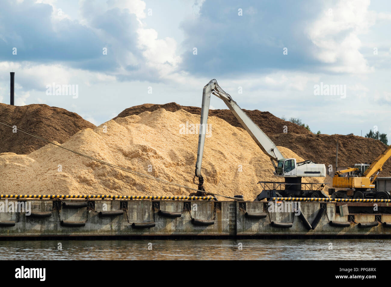 Cargo crain hi-res stock photography and images - Alamy