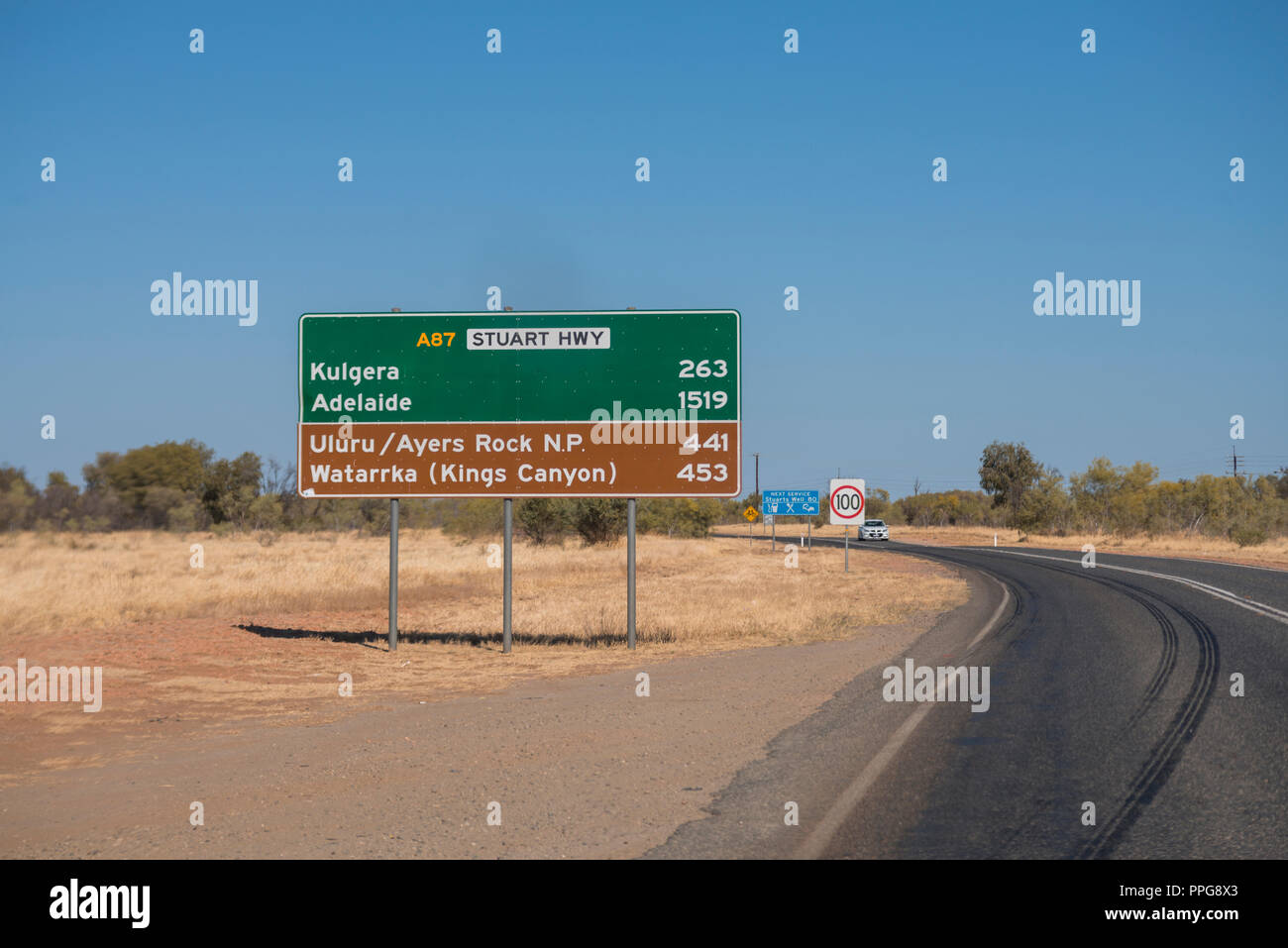 Stuart HWY, Road Sign, Uluru Ayer Rock, Watarrka, Australia Stock Photo ...