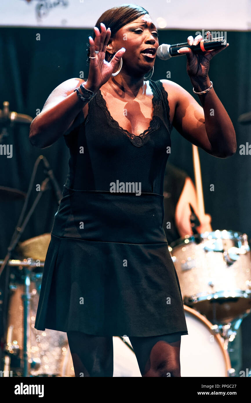 Shanna hi-res stock photography and images - Alamy