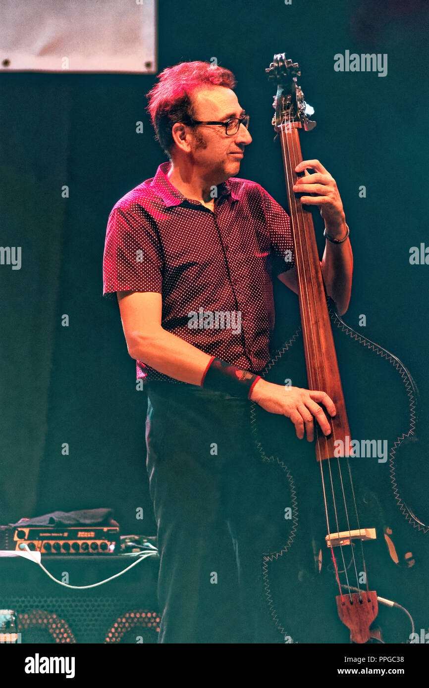 Counterbass hi-res stock photography and images - Alamy