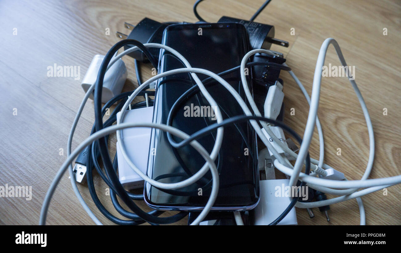 Tangled usb cable connector hi-res stock photography and images - Alamy