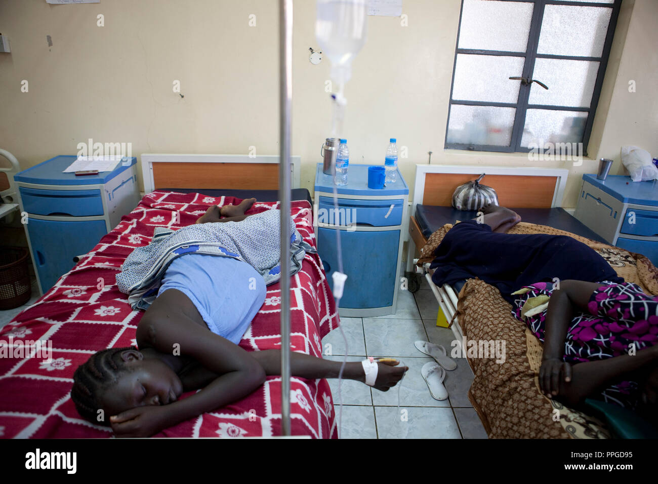 African woman giving birth hi-res stock photography and images - Alamy