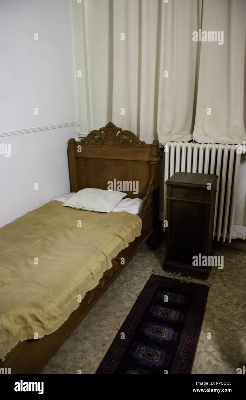 Old hospital bed, room detail, health and care Stock Photo - Alamy