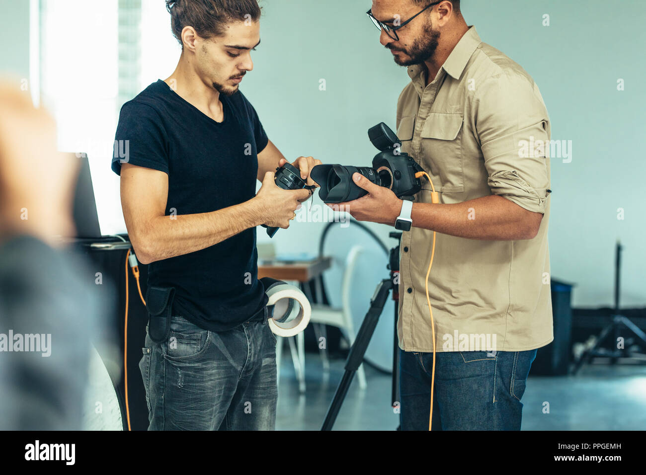 Photographing crew hi-res stock photography and images - Alamy