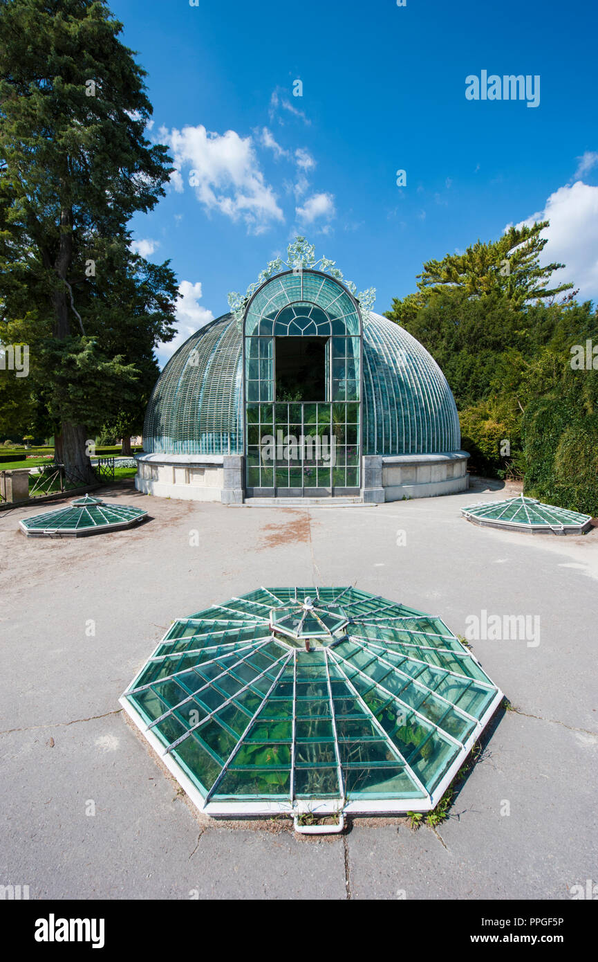 Palace and park in Lednice, Moravia, Czechia Stock Photo - Alamy