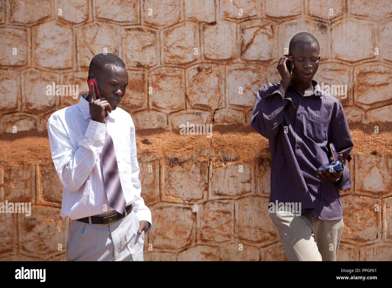 Technology in africa hi-res stock photography and images - Alamy