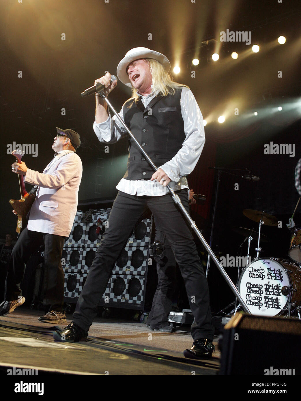 Robin zander hi-res stock photography and images - Alamy