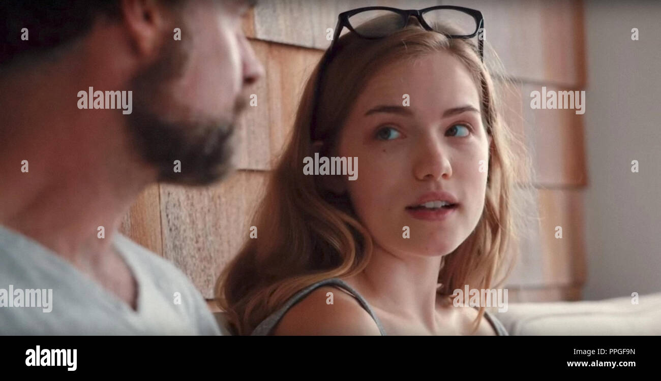 BEACH HOUSE, from left: Murray Bartlett, Willa Fitzgerald, 2017 ...