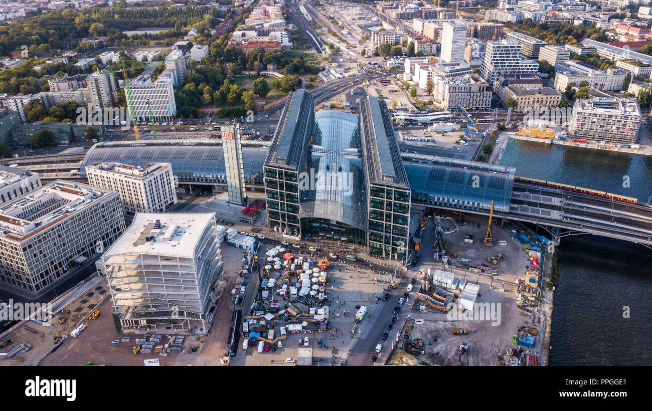 Berlin rail station aerial hi-res stock photography and images - Alamy