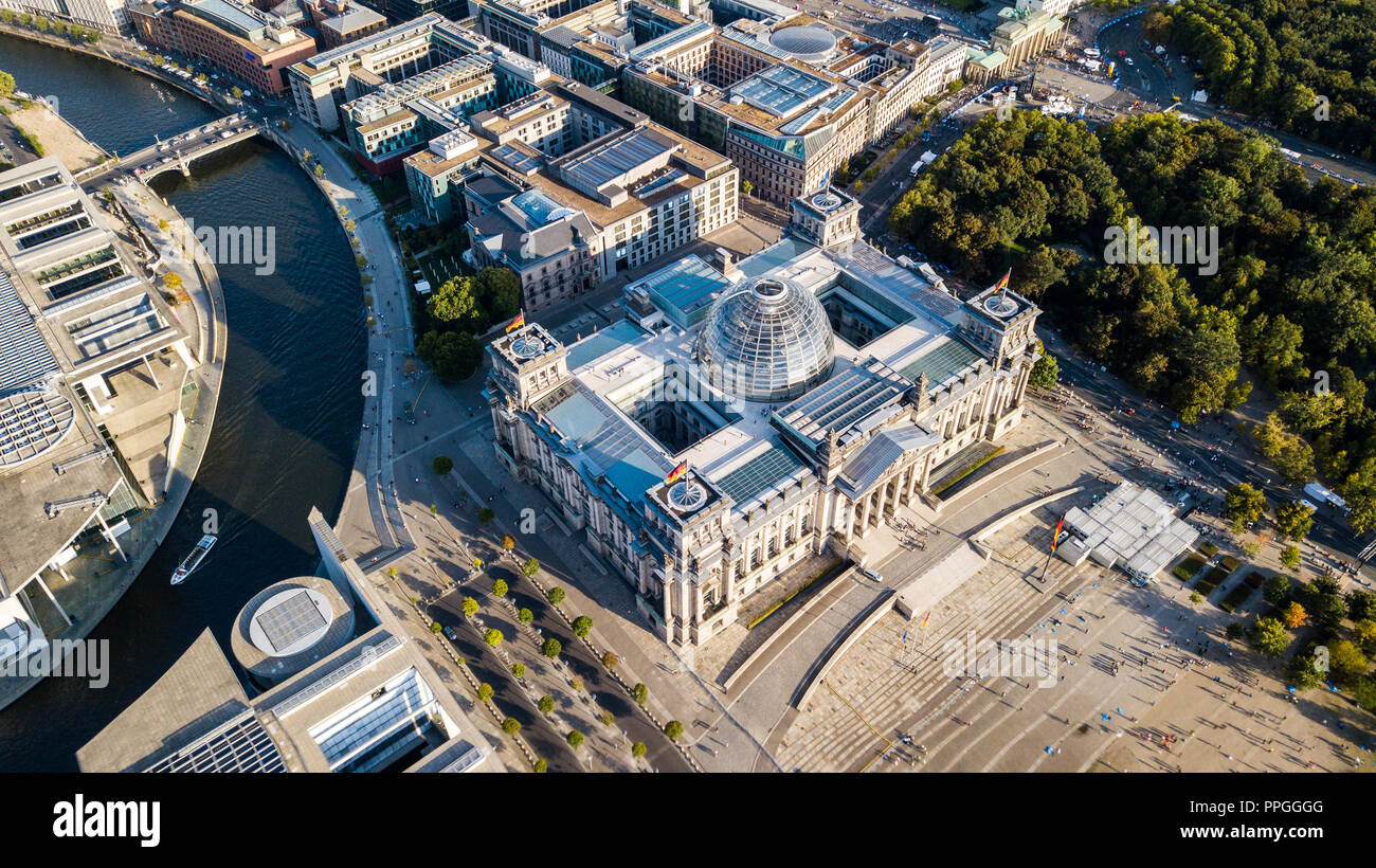Reichstag building aerial hi-res stock photography and images - Alamy
