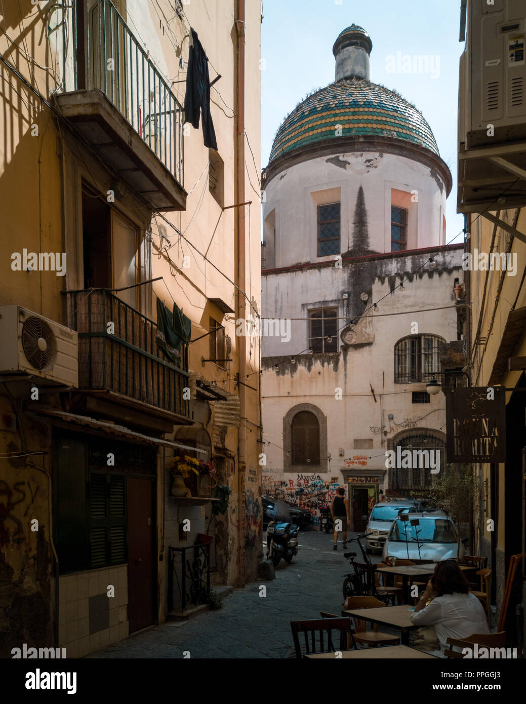 Naples italy back street hi-res stock photography and images - Alamy