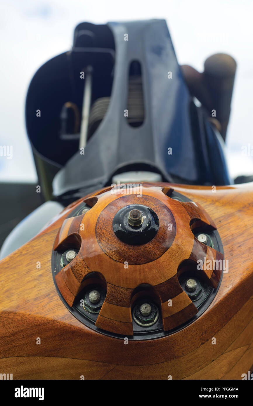 Vintage wooden propeller Stock Photo - Alamy