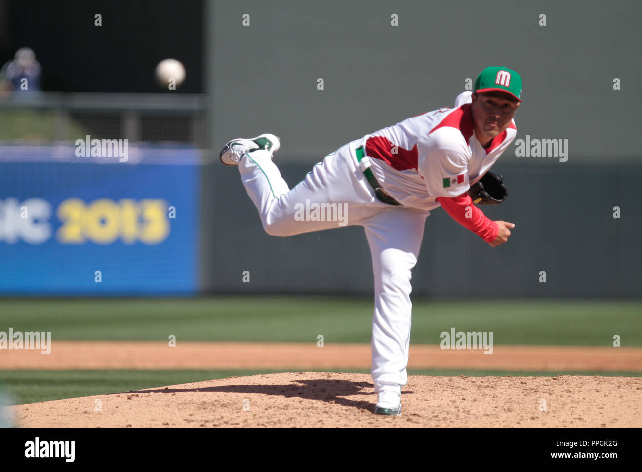 Rodrigo Lopez picher abridor.. Mexico vs Italia, 2013 World Baseball ...