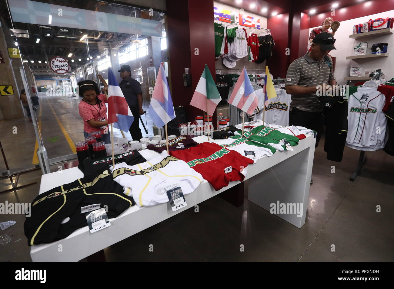 Dia internacional de acciones hi-res stock photography and images - Alamy