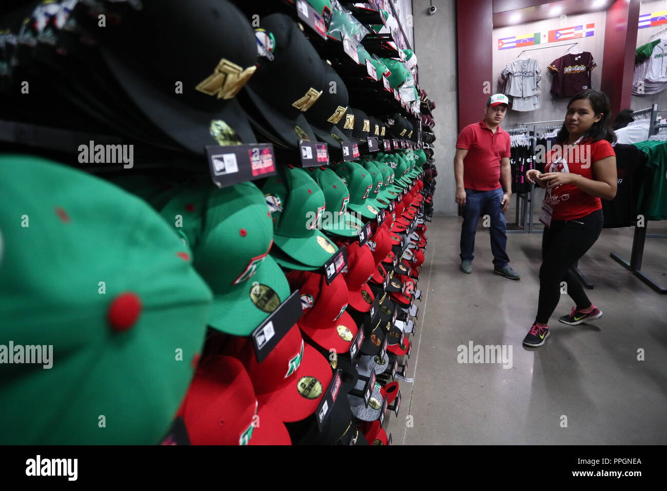 Acciones del partido de Venezuela vs Puerto Rico durante el dia 2 de la ...