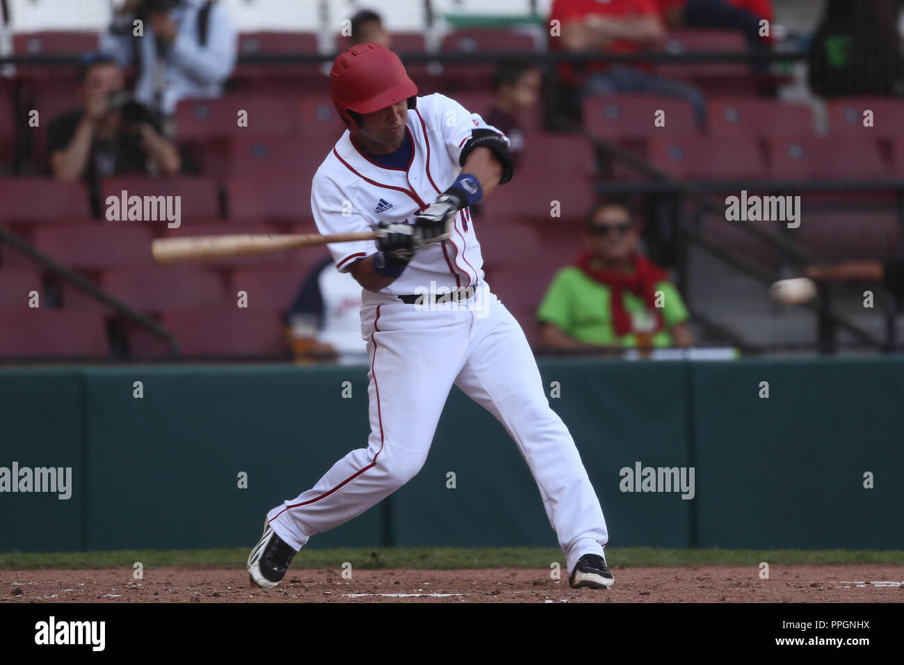 Bat de beisbol hi-res stock photography and images - Alamy