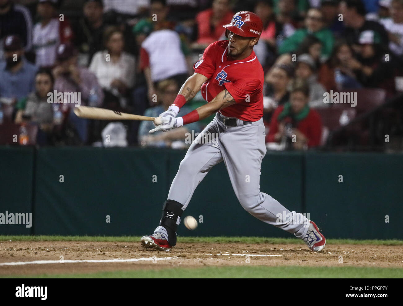 Ronier Mustelier de Mexico, durante el partido final de la Serie del ...