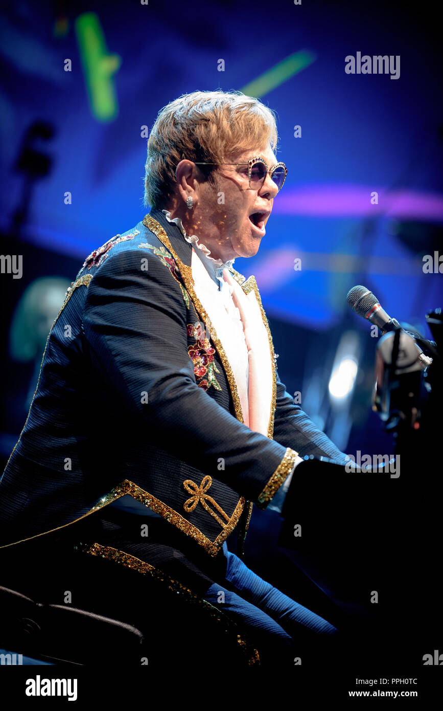 Toronto, Ontario, Canada. 25th Sep, 2018. English singer/songwriter Sir ...