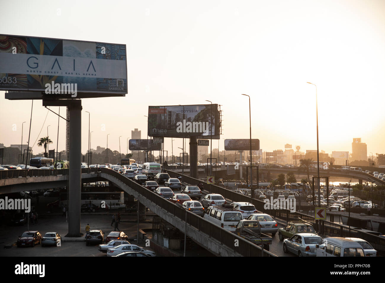 Cairo, Egypt. 20th Sep, 2018. Vehicles are stuck in a traffic jam ...