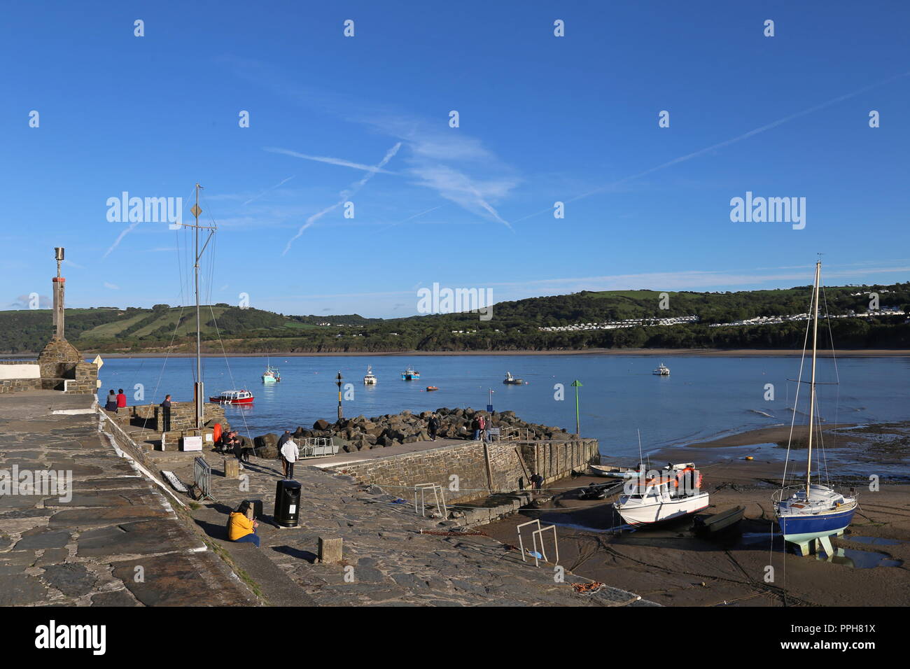 Cardigan quayside hi-res stock photography and images - Alamy
