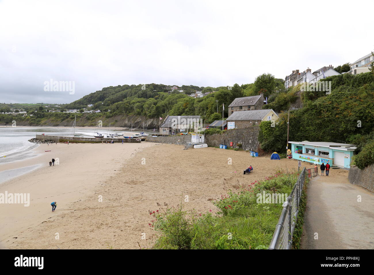 Harbour Beach and Penpolion pier, New Quay, Cardigan Bay, Ceredigion ...