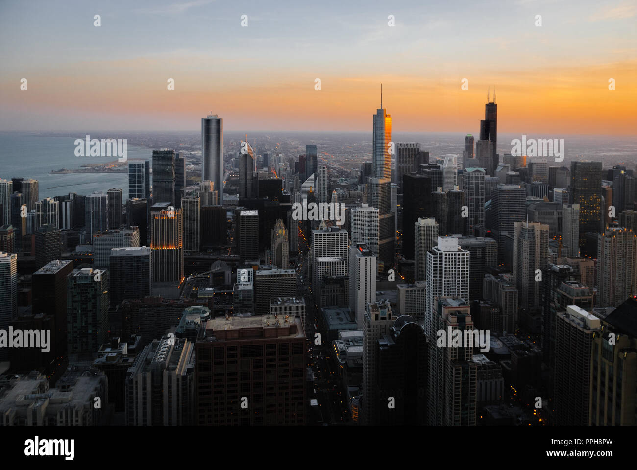 Cityscape image chicago downtown hi-res stock photography and images ...
