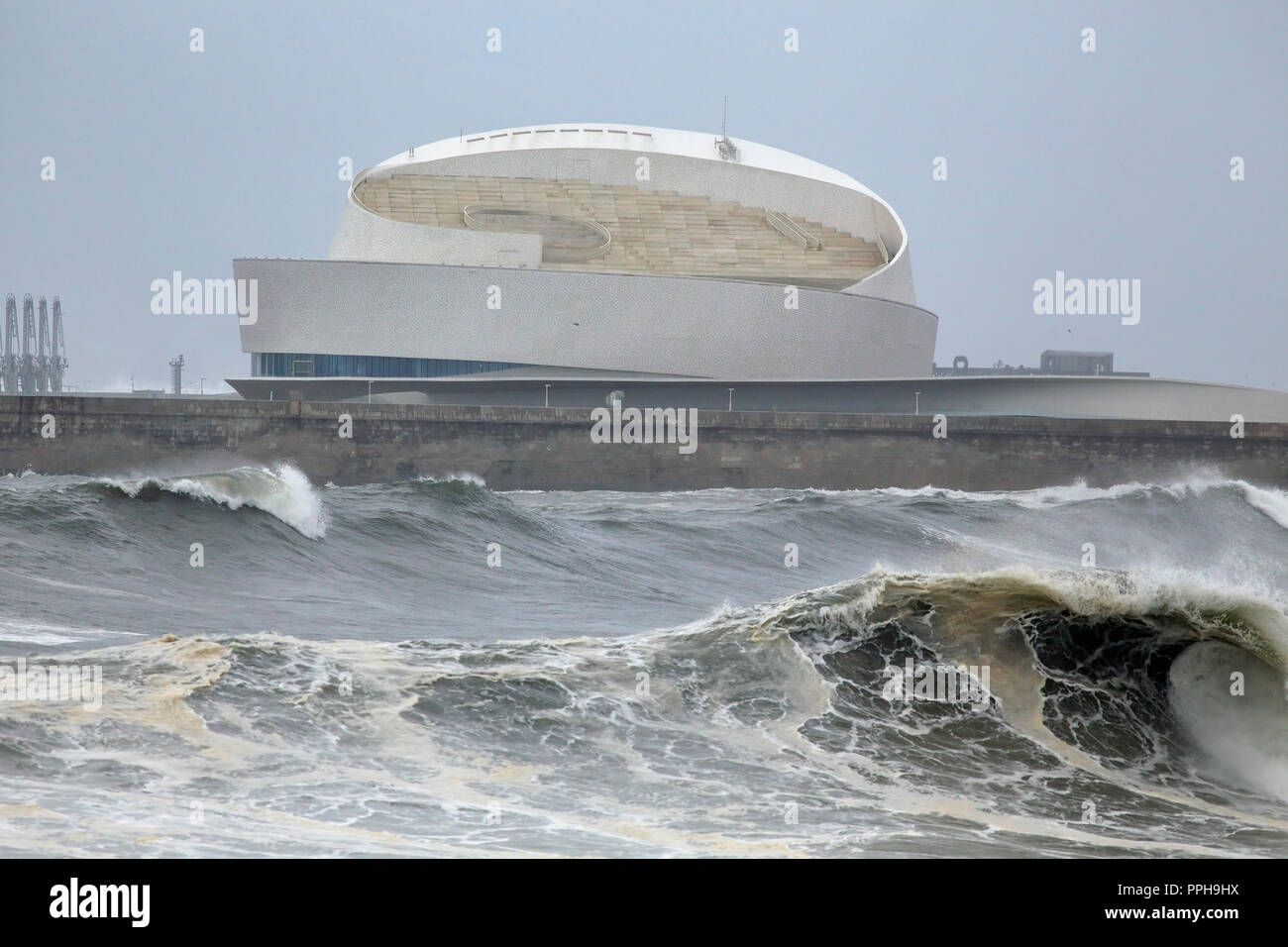 Porto leixoes cruise terminal hi-res stock photography and images - Alamy